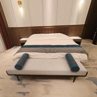 China Custom Leather Hotel Bedroom Furniture Set King Size Bed And For Hotel for sale