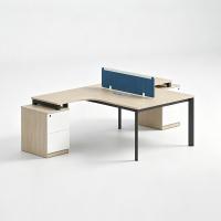 China Modular Office Workstation Desk 4 to 6 Seater with Privacy Screen Partition for Flexible Office Layouts for sale