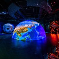 China High Visibility 8K Creative LED Screen Resolution HDR LED Circular Display Screen for Effective Indoor Advertising for sale