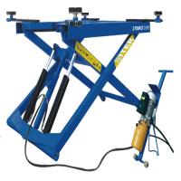 China 2700kg Low Rise Portable Scissor Hydraulic Vehicle Lift with 1200mm Height and 20 Second Lifting Time for sale