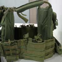 China Combat Tactical Vest Military-Grade Protection for Military and Law Enforcement for sale