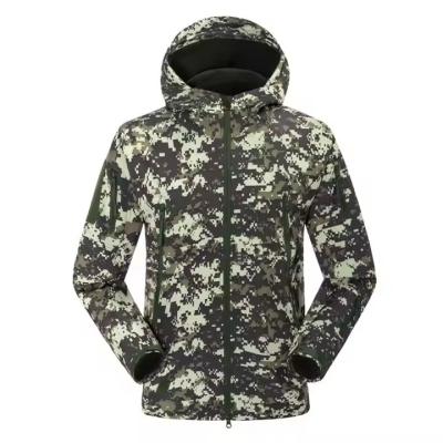 China Zipper Jackets Essential Outdoor Gear for Wind and Water Resistance for sale