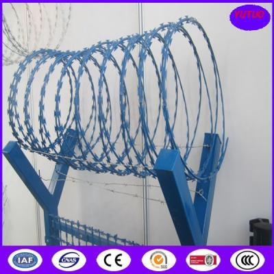 China Hot Dipped Galvanized BTO-22 2.5MM 900mm 13 kg Concertina Razor Barbed Wire for sale