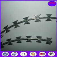 China Hot Dipped Galvanized BTO-22 2.5MM 900mm 13 kg Concertina Razor Barbed Wire for sale