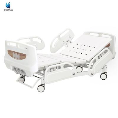 China 3-Function Manual Hospital Bed with Antimicrobial Materials 450-700mm Height Adjustment Easy-Clean Surfaces for sale