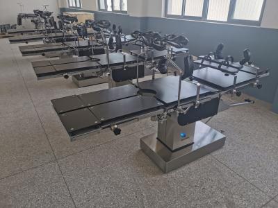 China Manual Hydraulic Surgical Operating Table BT-RA018 with Double-Layer X-Ray Cassette Top, 25° Trendelenburg & 300mm Sliding Range for sale