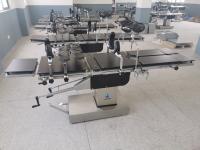 China 250KG Manual Surgical Operating Table with 300mm Sliding Range and 25° Trendelenburg for Hospital Use for sale