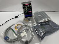 China Handheld Vital Signs Monitor SpO2 NIBP TEMP PR 3.5 inch TFT for Clinic Home for sale
