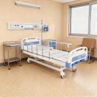 China Manual Adjustable Patient Bed 2150x950mm with Detachable Headboard and Quiet Casters for sale