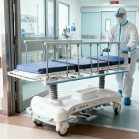 China Trauma Hydraulic Stretcher Cart with Trendelenburg/Reverse-T Tilt Function for sale