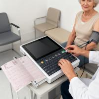 China Portable ECG Machine With 1000+ Data Storage & Direct A4 Report Printing for sale