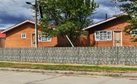 China Low Maintenance PVC Garden Fence Custom Size Outdoor Plastic Garden Fencing For Farm Villa for sale