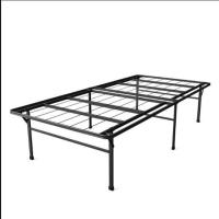 China Strong and Durable Modern Design Wrought Iron Bed for Home Hotel Bedroom Living Room for sale