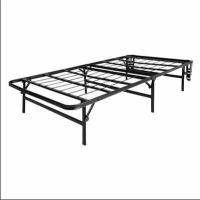 China Strong and Durable Modern Design Wrought Iron Bed for Home Hotel Bedroom Living Room for sale