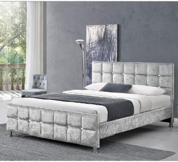 China Crystal Button European Style King Size Bed Frame With Headboard Any Color for sale