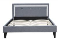 China 150*200cm Fabric Plywood Bed Frame Upholstered Modern Simple for sale