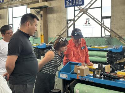 China Quick Setup AG130B Metal Wire Mesh Loom Machine Full CNC Light Duty for sale