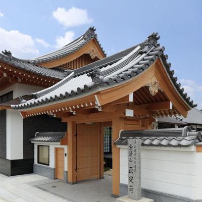 China Traditional Japanesen House Temple Pavilion Villa Classic Glazed Clay Roof Tiles for sale