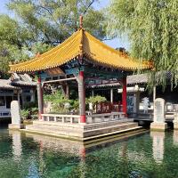 China Traditional Chinese Style Glazed Tiles Ceramic Glossy Roof Tiles for Garden Landscape Architecture Temple Pavilion Tea House Cultural Cultural Center for sale