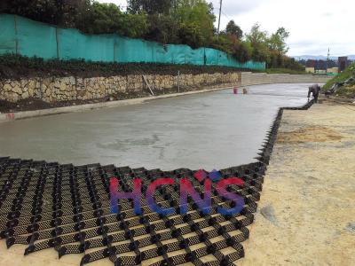 China Custom Honeycomb HDPE Geocell Geocellular Confinement Systems 100mm for sale