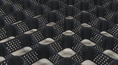 China Plastic Driveway HDPE Gravel Grid Geocells For Road Soil Stabilization Retaining Walls for sale