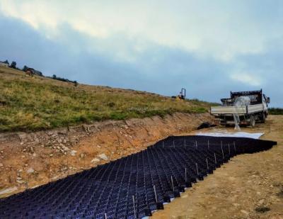 China Ultrasonic Welding Geocell Gravel Ground Grid Slop And Road Construction Hdpe Geocell for sale