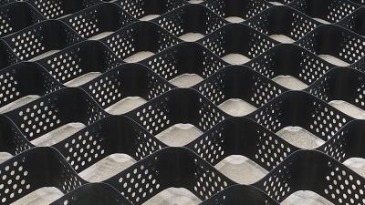 China Strength Road Building Geocell System with HDPE Material and Carbon Black Content of ≥1.5% for sale