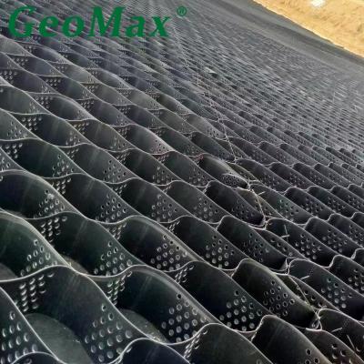 China HDPE Geocell GM660-100mm Vegetated Slope Stabilization Grid, 6:1 Slope Ratio In Italy for sale