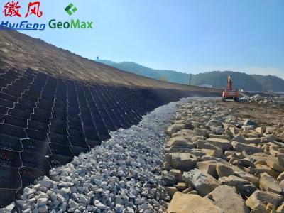 China Perforated HDPE Geocell Soil Retention Grid For Slope Erosion Control for sale