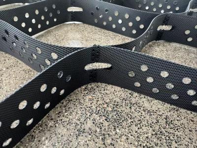 China HDPE Cellular Grid 100mm 356mm For Gravel Driveway And Parking Support for sale