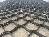 China HDPE Geocell 50mm Height 330mm Weld Spacing for Gravel Driveway Stabilization for sale