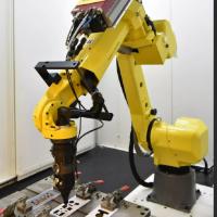 China M-2000iA Used Industrial Robot For Pick And Place for sale