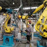 China M-2000iA Used Industrial Robot For Pick And Place for sale