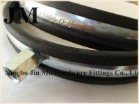 China 1.5 mm Thick Rubber Pipe Clamp With White Zinc Surface Treatment 4 Inch Size for sale