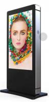 China IP65 Waterproof Street Digital Signage Outdoor Displays 16.7M Color Display Remote Management 2500 Nits for sale