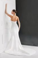China Sexy Plus Size Zipper Strapless Pleated Court Train Fishtail White Satin Wedding Dress for sale