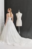 China Elegant Long Sleeve Appliqued A-line Court Train Layered Plunge Neckline White Tulle Bride Wedding Dress for sale