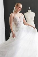 China Elegant Long Sleeve Appliqued A-line Court Train Layered Plunge Neckline White Tulle Bride Wedding Dress for sale