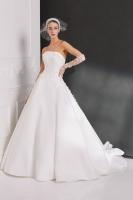 China Modern Custom-made Size Empire Zipper Strapless Court Train White Satin Lace Bride Ball Gown Wedding Dress for sale
