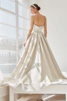 China Unique Plus Size Layers Strapless Zipper Ruffles Court Train Ball Gown White Asymmetric Satin Tulle Wedding Dress for sale