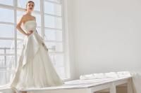 China Unique Plus Size Layers Strapless Zipper Ruffles Court Train Ball Gown White Asymmetric Satin Tulle Wedding Dress for sale