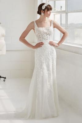 China Elegant Plus Size Sheath Square Neckline & Back Sweep Train Zipper White Lace Mermaid Bride Wedding Dress for sale