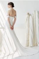 China Luxurious Custom-made Size Pleated Zipper Court Train Detachable Straps Mermaid White Satin Bride Wedding Dress for sale