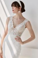 China Romantic Sheath V-neckline Court Train Zipper Appliqued Lace Two Straps Mermaid White Satin Bride Wedding Dress for sale