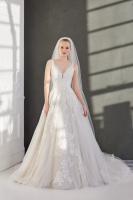 China Elegant Custom-made Size Zipper Court Train V-neck Two Straps Zipper White Tulle Lace Ball Gown Bride Wedding Dress for sale