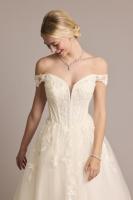 China Unique Appliques Lace Beaded Off-the-shoulder Chapel Train Zipper Ivory Tulle Ball Gown Wedding Dress for sale