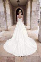China Stunning Sweetheart Neckline Two Straps Cathedral Train Zipper Applique Lace Ivory Tank Ball Gown Bride Wedding Dress for sale