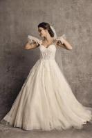 China Modern Illusion V-back Chapel Train Spaghetti Strap Lace Appliques Ivory Sparkling Tulle Tank Ball Gown Wedding Dress for sale