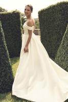 China Luxurious Customized Size Off-the-shoulder V-neck Ruffles Chapel Train Zipper Ivory Satin Ball Gown Wedding Dress for sale