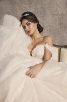 China Perfect Strapless Removable Swag Sleeves Chapel Train Appliqued Zipper Ivory Tulle Ball Gown Wedding Dress for sale
